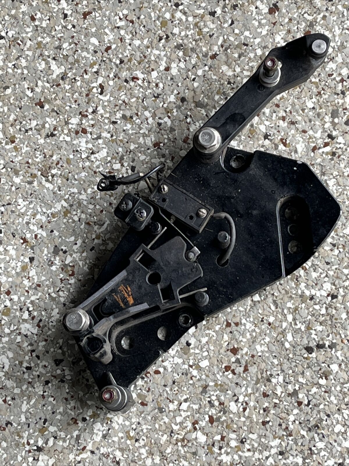 Mercruiser Alpha 1 shift interrupt switch and BRACKET AND ASSIST SPRIN ...