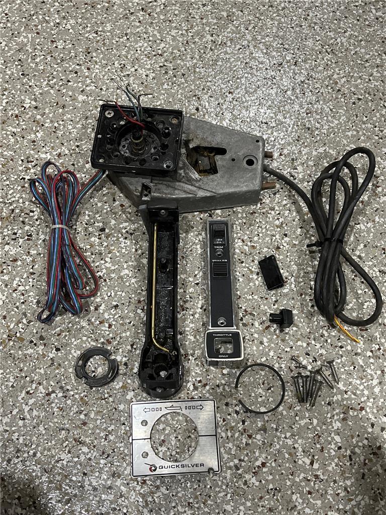 1986 Quicksilver MerCruiser Classic Shifter Tilt & Trim and Wire Harne ...