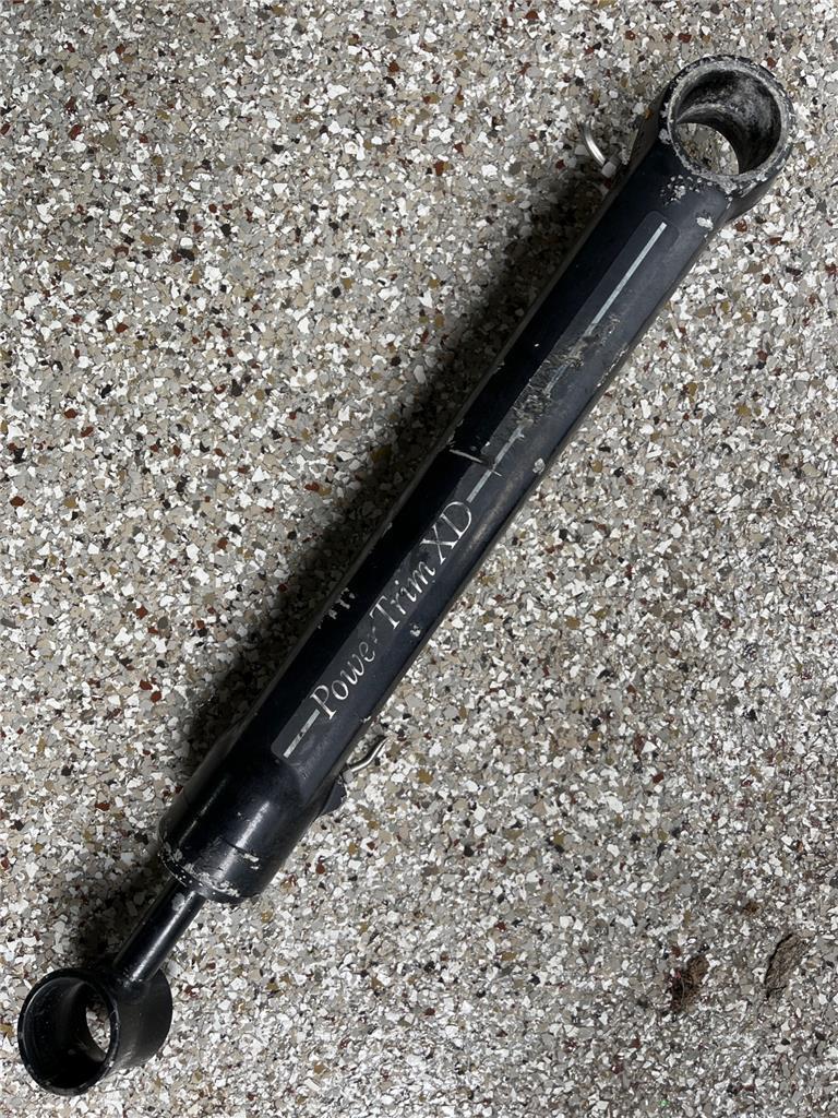 Buy Starboard Right Trim Cylinder Ram for Alpha Mercruiser — Midwest ...