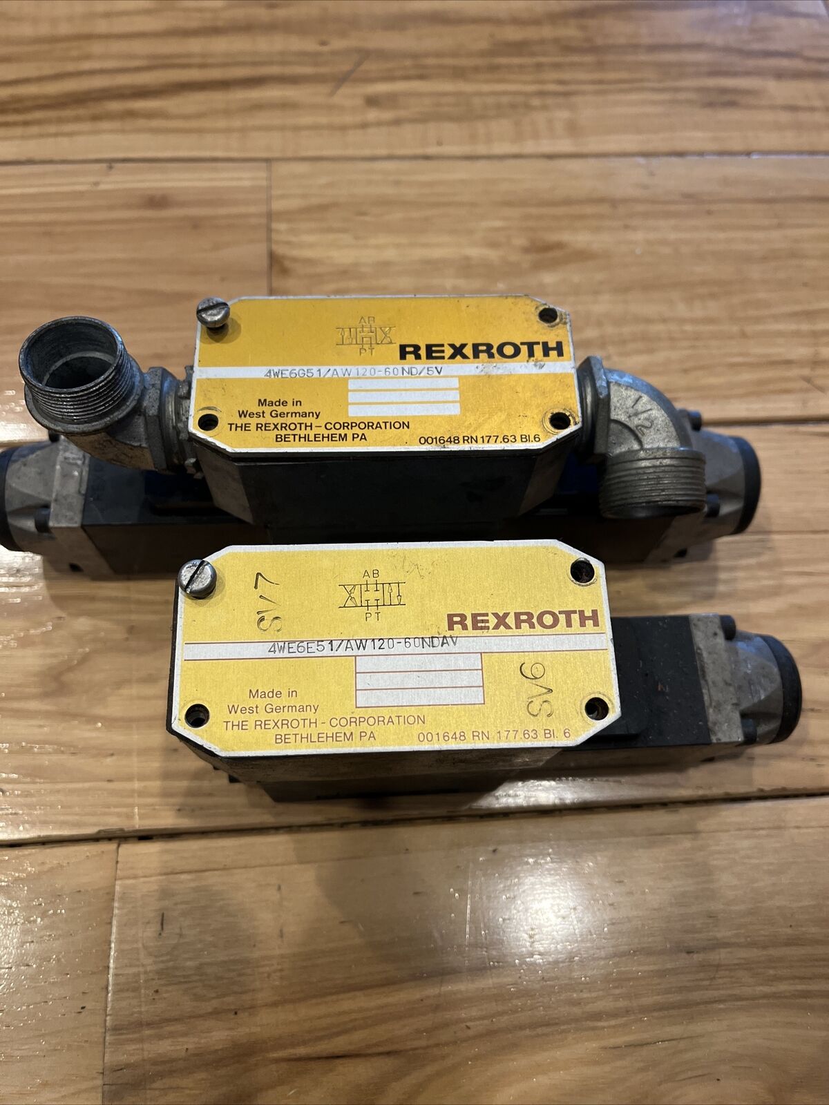Lot Rexroth Hydronorma Solenoid Valve 4WE6G51 4WE6E51 AW120-60ND WU35- — Midwest Boat Recyclers