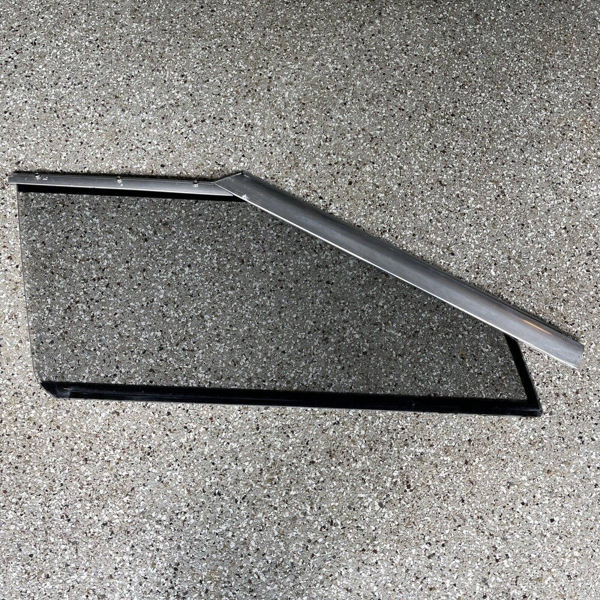 Bayliner Capri Right Starboard Side Forward Windshield 34" Window Glas ...