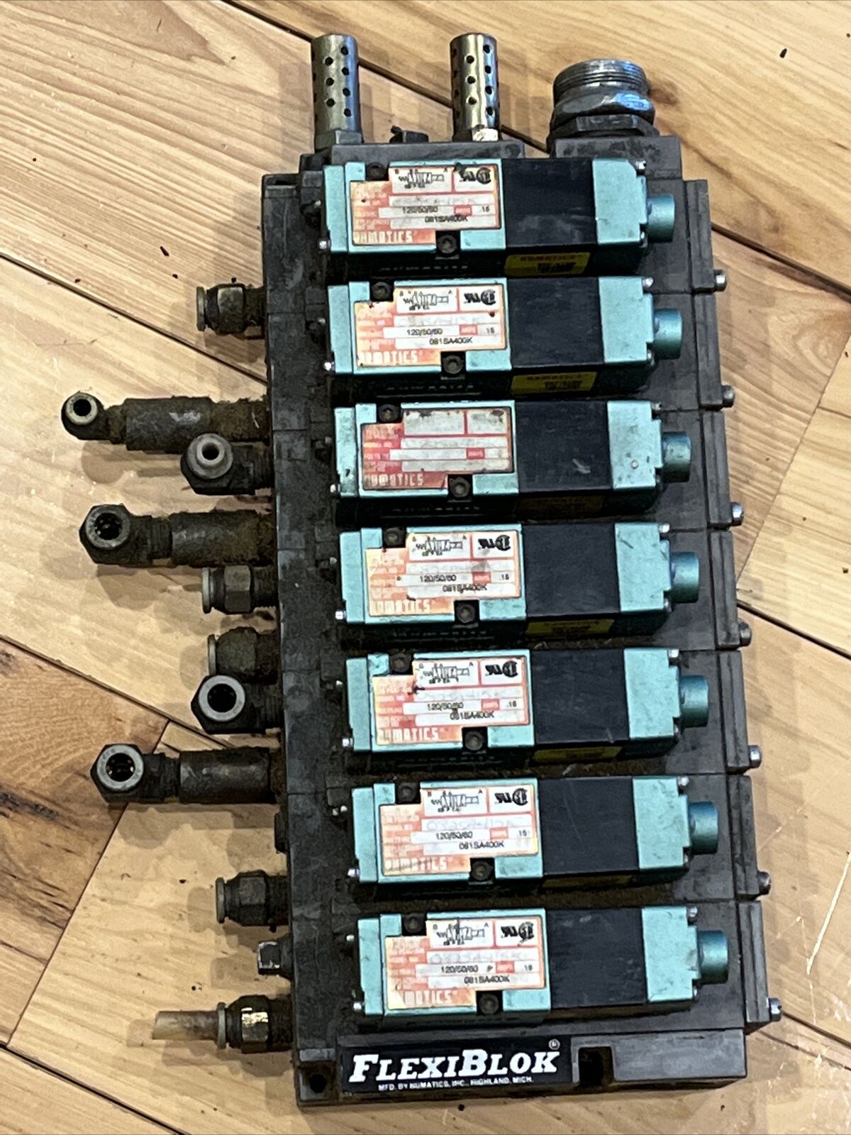 Numatics FlexiBlok Manifold Block w/ (7) Solenoid Valves 081SA400K ...